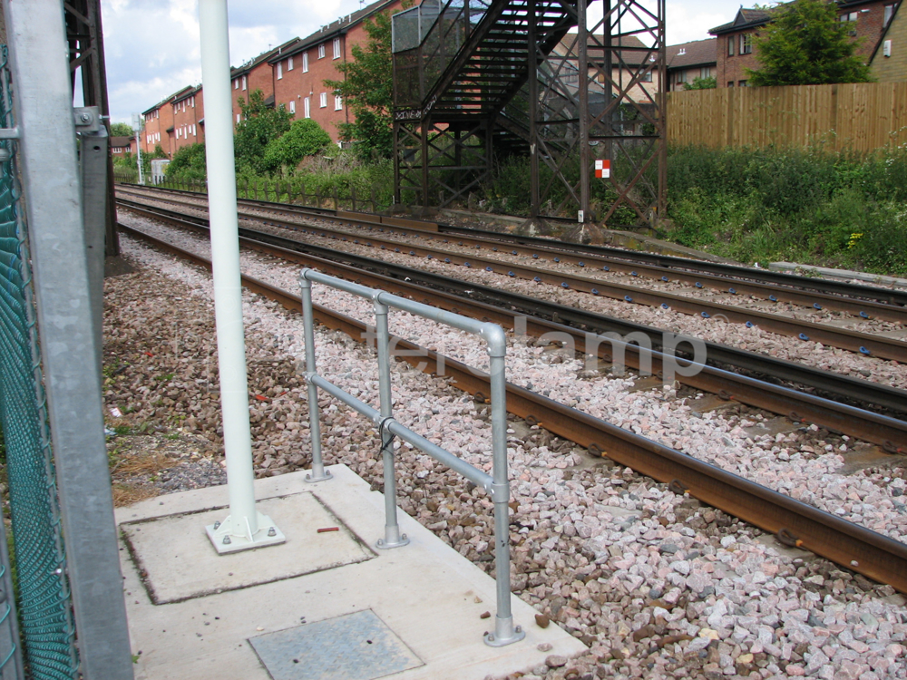 Interclamp Galvanised Railway Station Safety Guardrailing - Modular ...